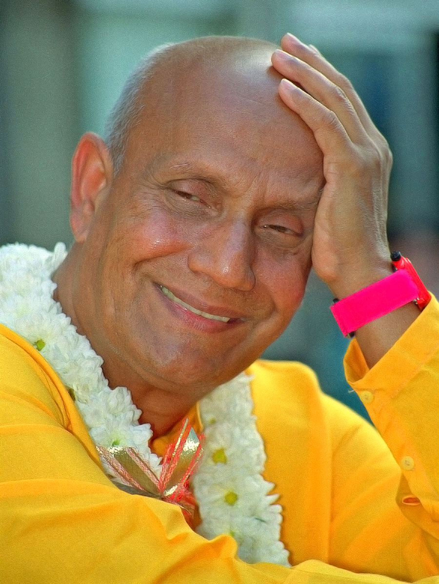 Sri Chinmoy in the Philippines 1993 – SRI CHINMOY PHOTOS