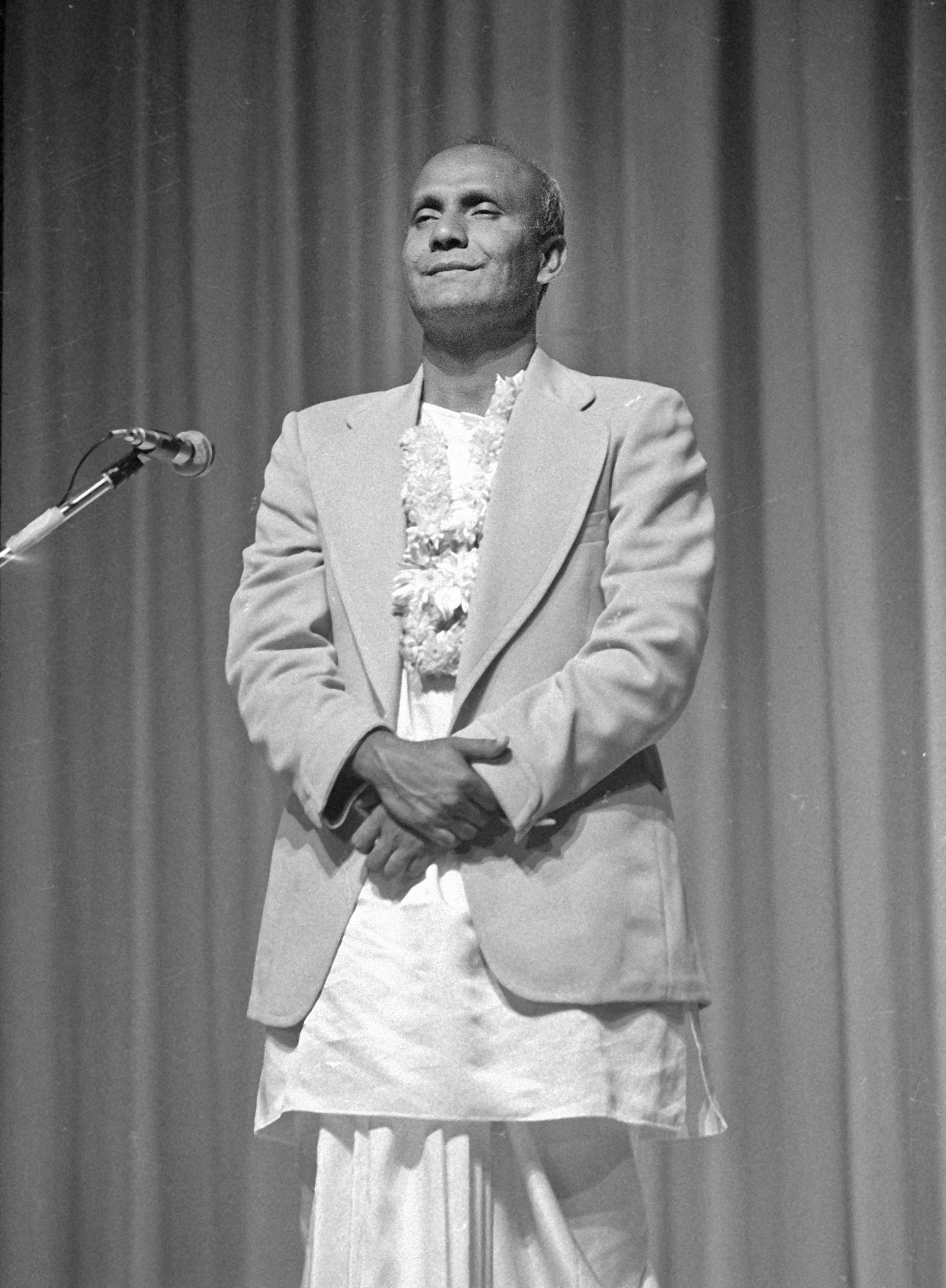 SRI CHINMOY PHOTOS – Visual Diary of a Spiritual Master